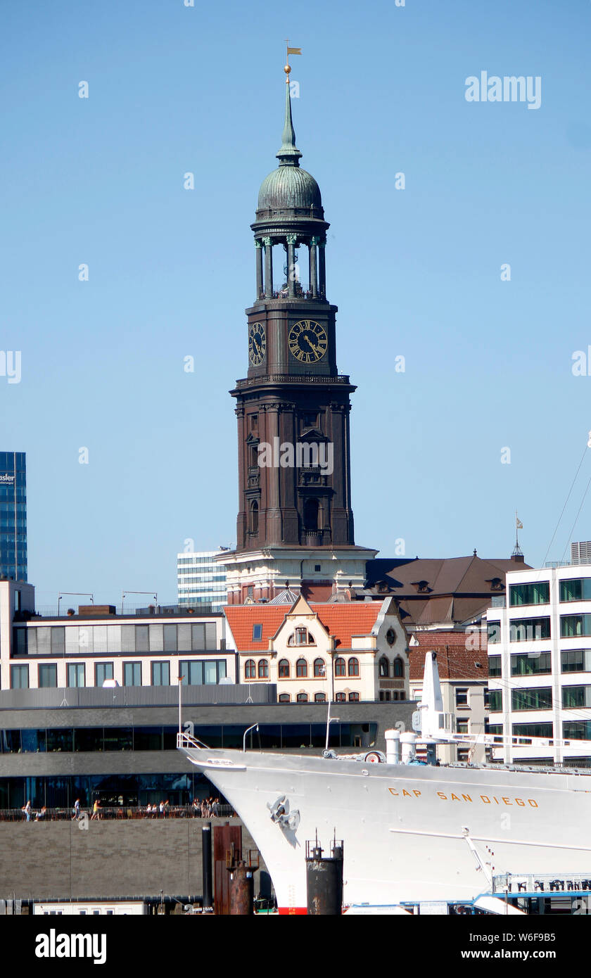 St michaelis kirche hamburg hi-res stock photography and images - Alamy