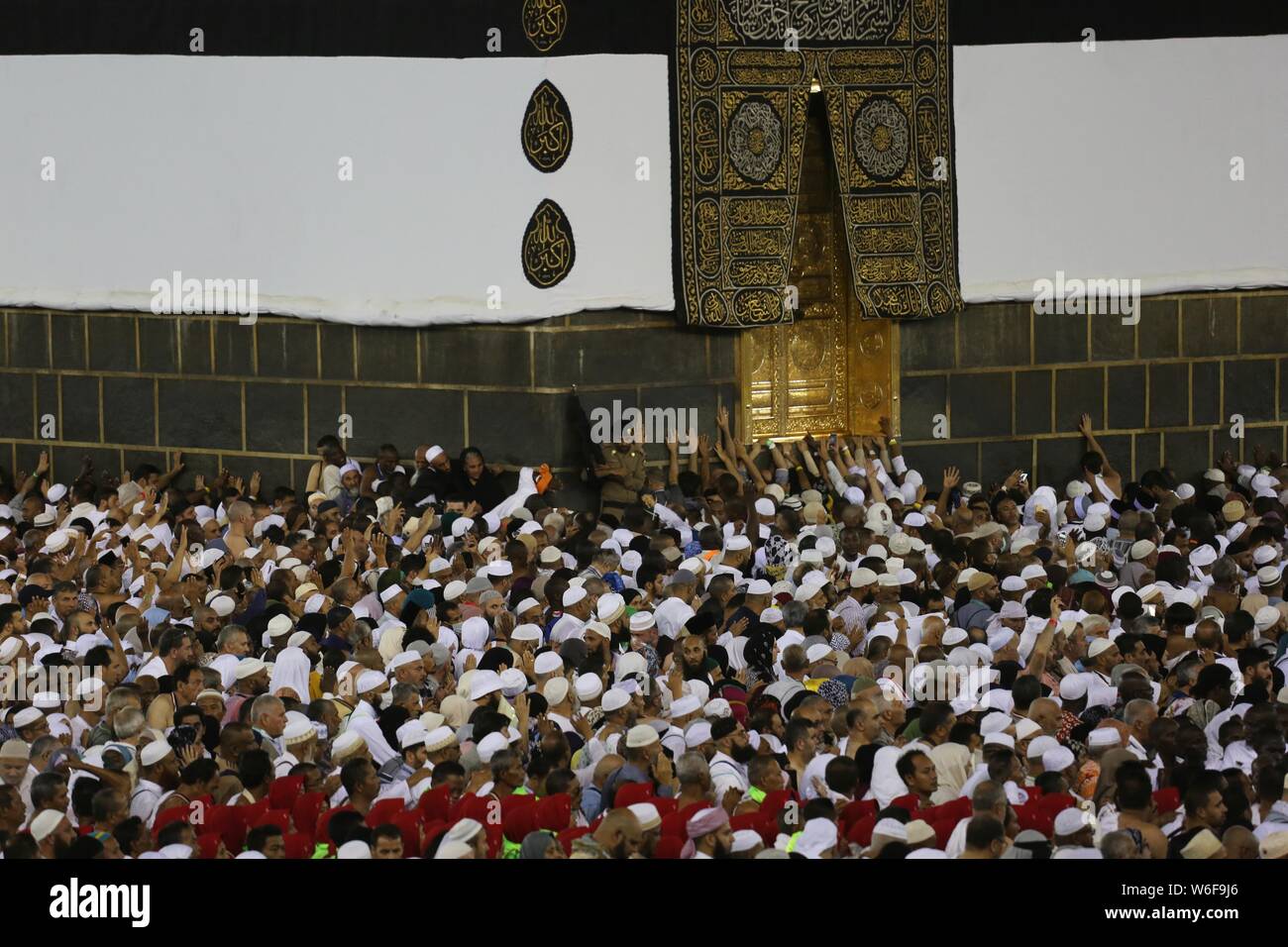 Mecca, Mecca, Saudi Arabia. 31st July, 2019. Muslim Pilgrims gather ...