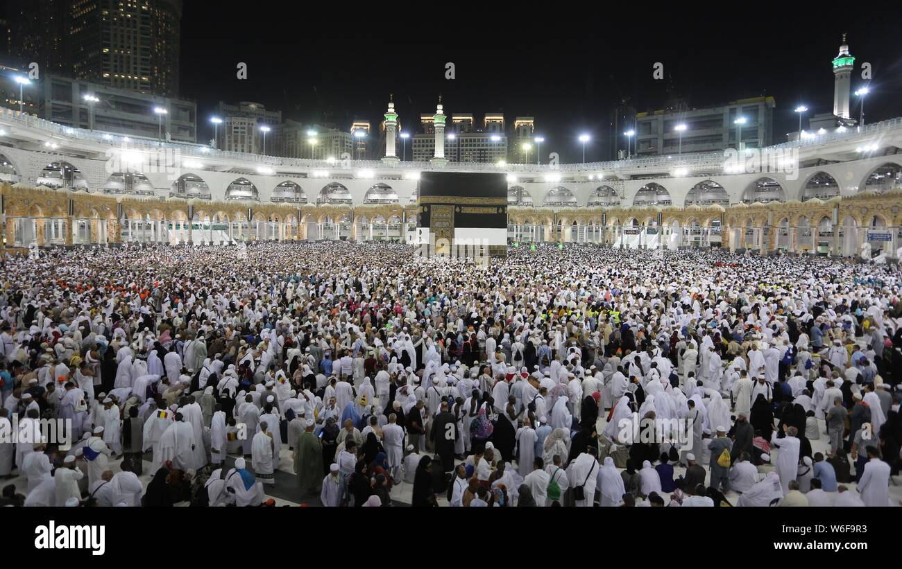 Mecca, Mecca, Saudi Arabia. 31st July, 2019. Muslim Pilgrims gather ...