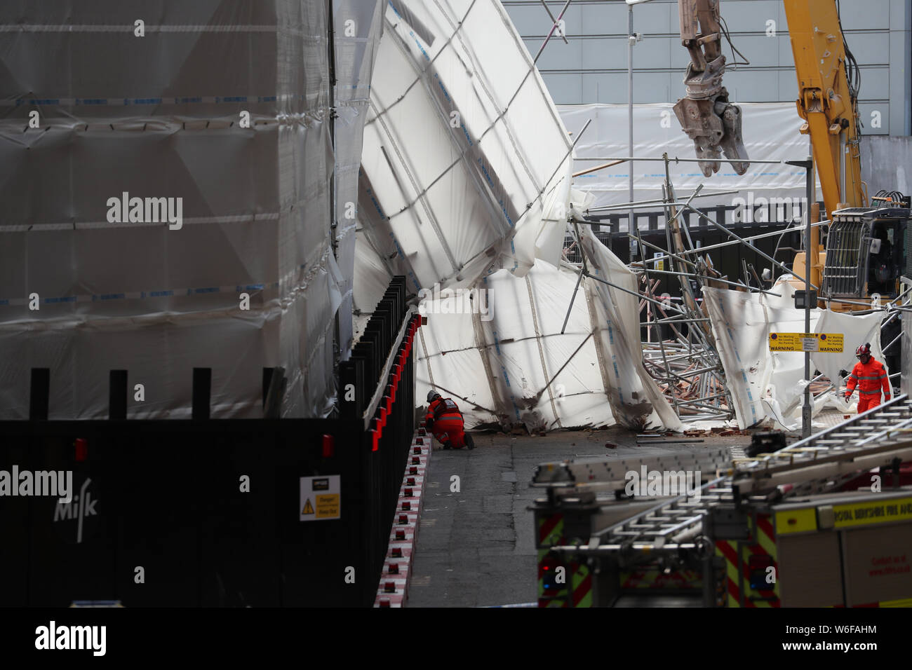 Emergency personnel at the scene of collapsed scaffolding in Garrard ...