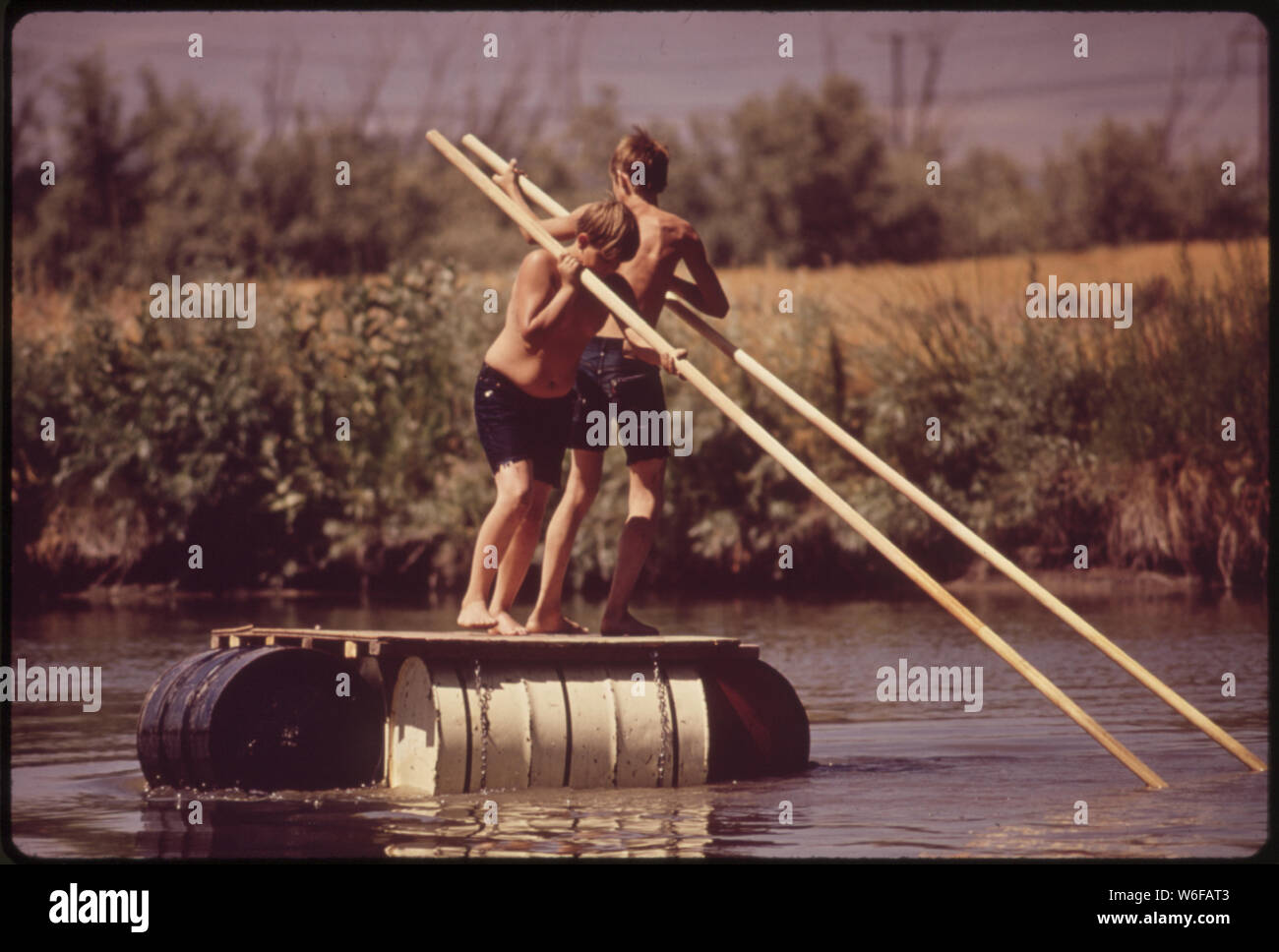 BARREL RAFT ON THE SOUTH PLATTE RIVER Stock Photo - Alamy
