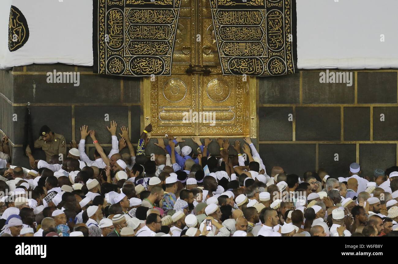 Mecca, Mecca, Saudi Arabia. 31st July, 2019. Muslim Pilgrims gather ...
