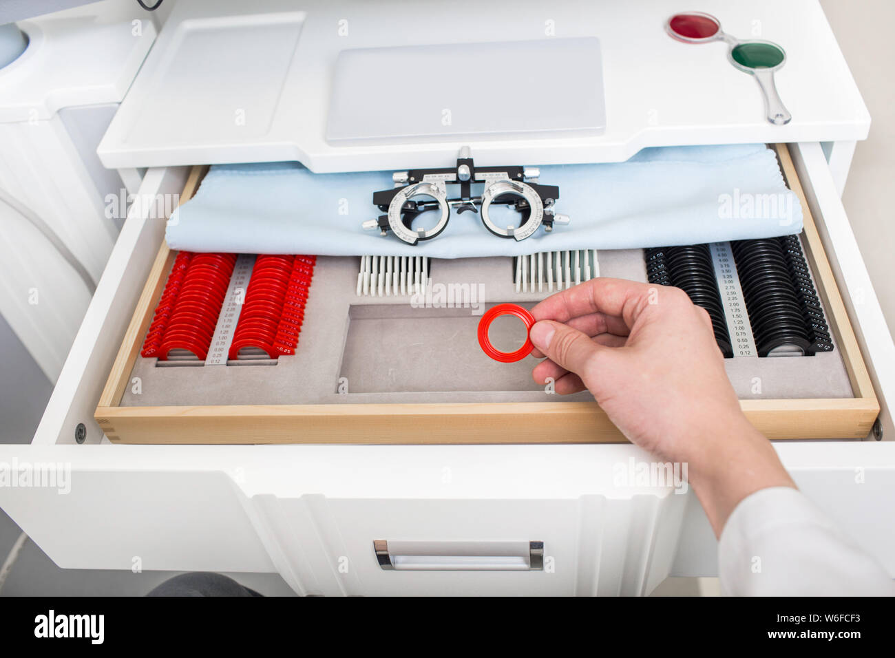 Optometry equipment hi-res stock photography and images - Alamy
