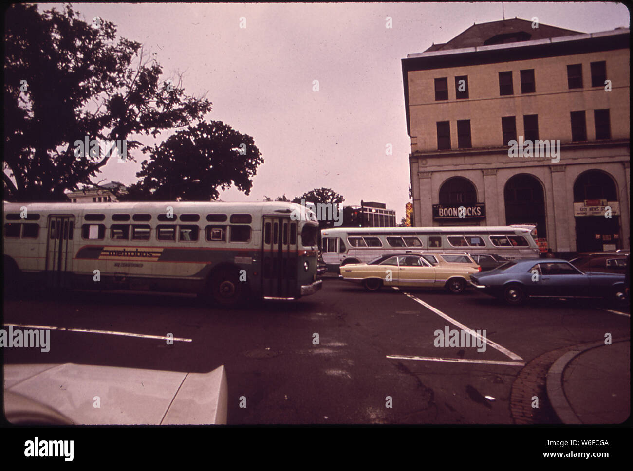 BLOCKED INTERSECTION BECOMES INSTANT TRAFFIC JAM Stock Photo - Alamy