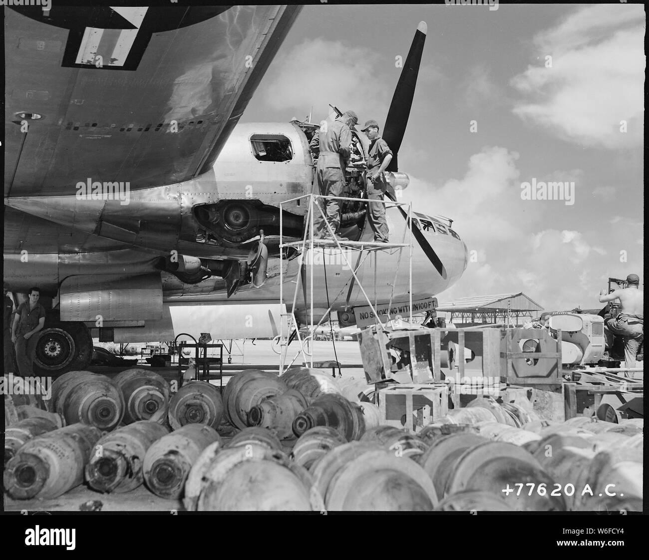Why mechanics hi-res stock photography and images - Alamy