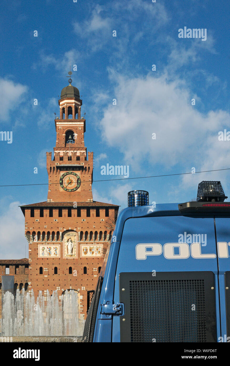 Italian police in milan italy hi-res stock photography and images - Alamy
