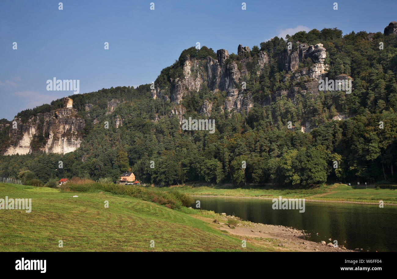 Elbe river and Bastei at Elbe sandstone mountains near Rathen village ...