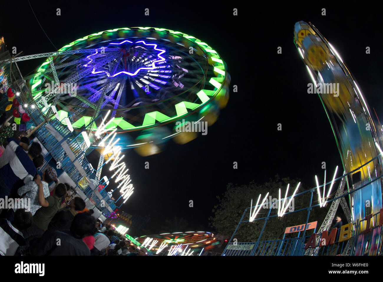 Gaint wheels at mahim fair hi-res stock photography and images - Alamy