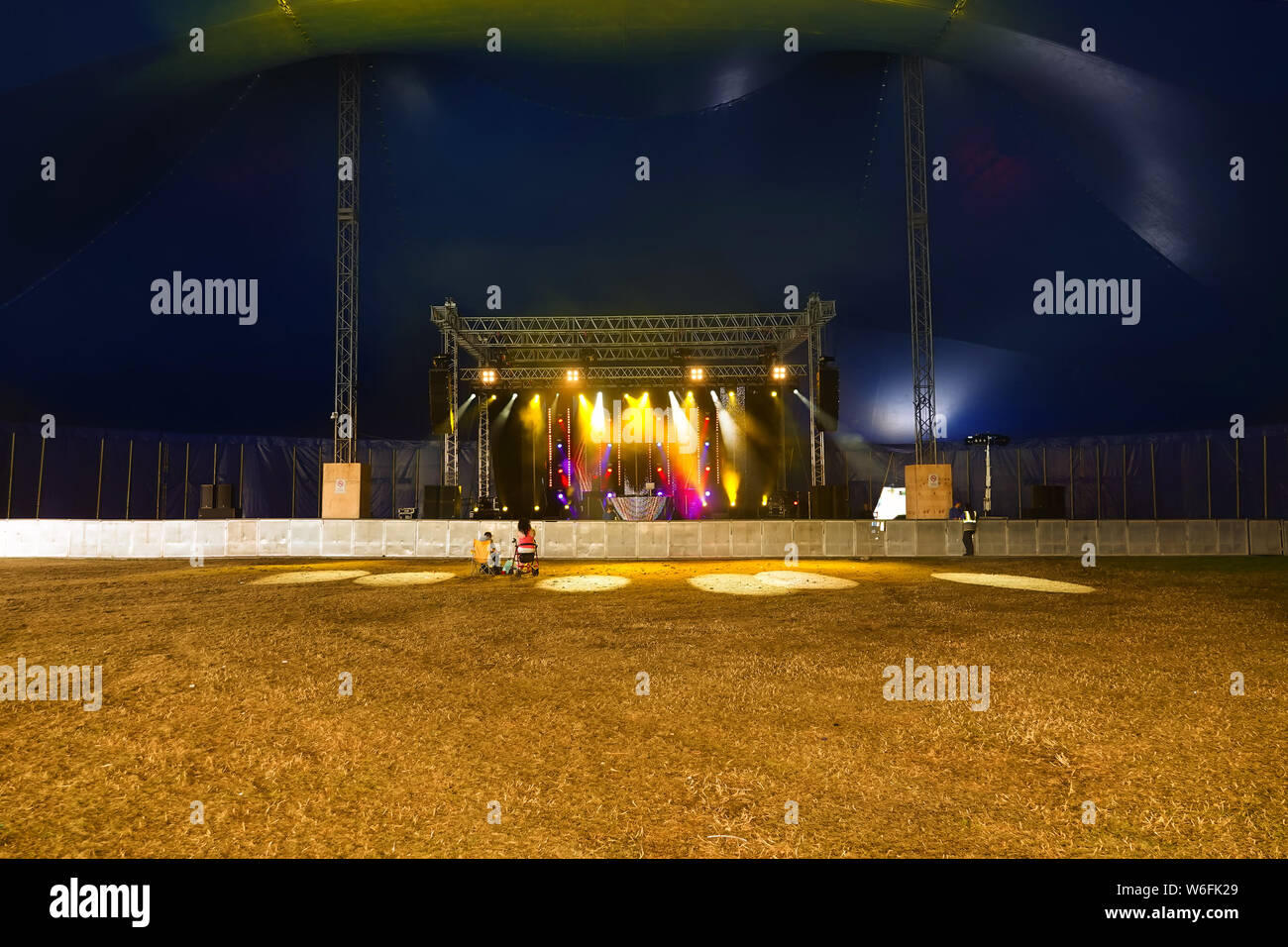 Empty festival stage hi-res stock photography and images - Alamy