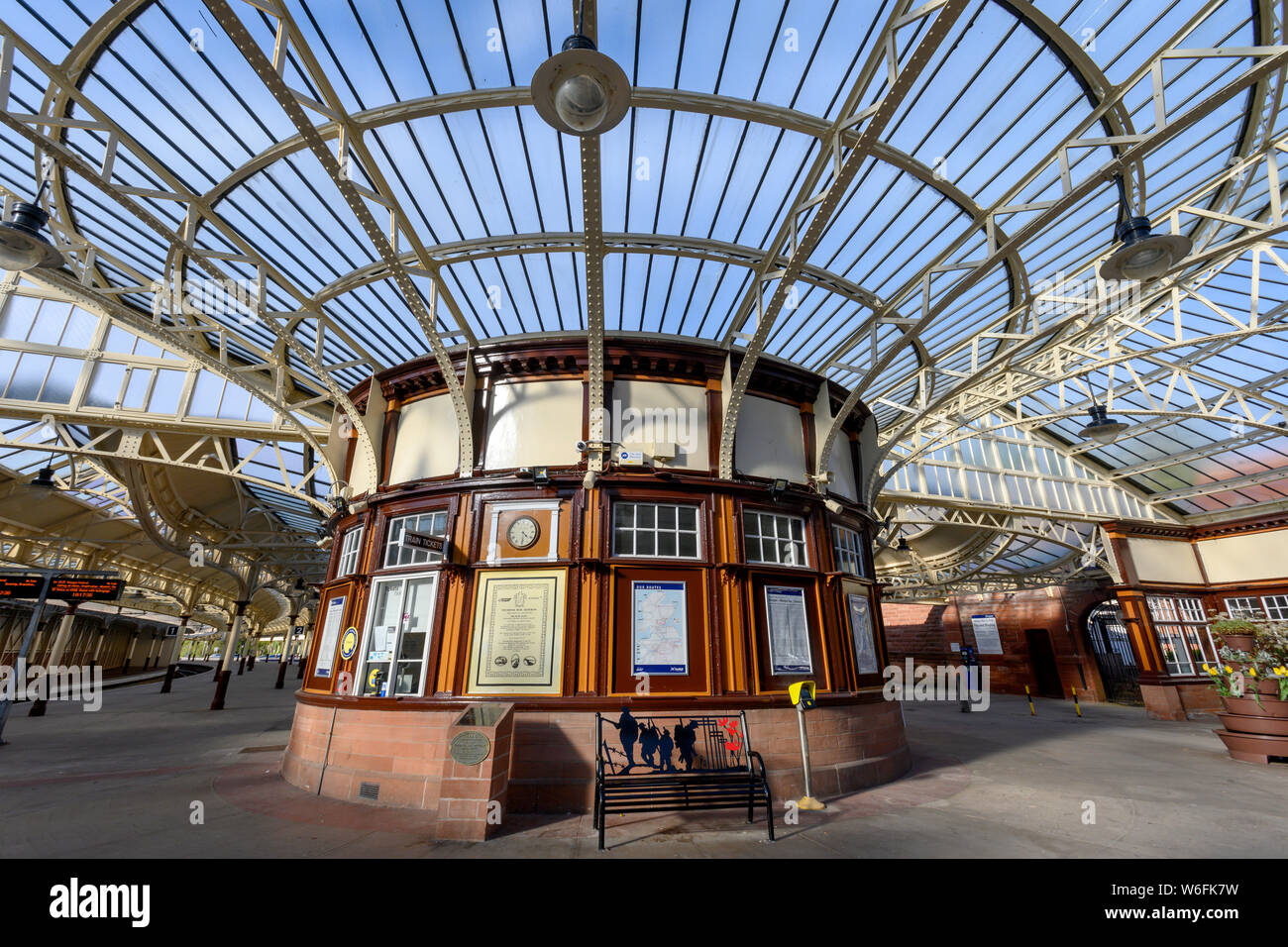 Wemyss bay station hi-res stock photography and images - Alamy