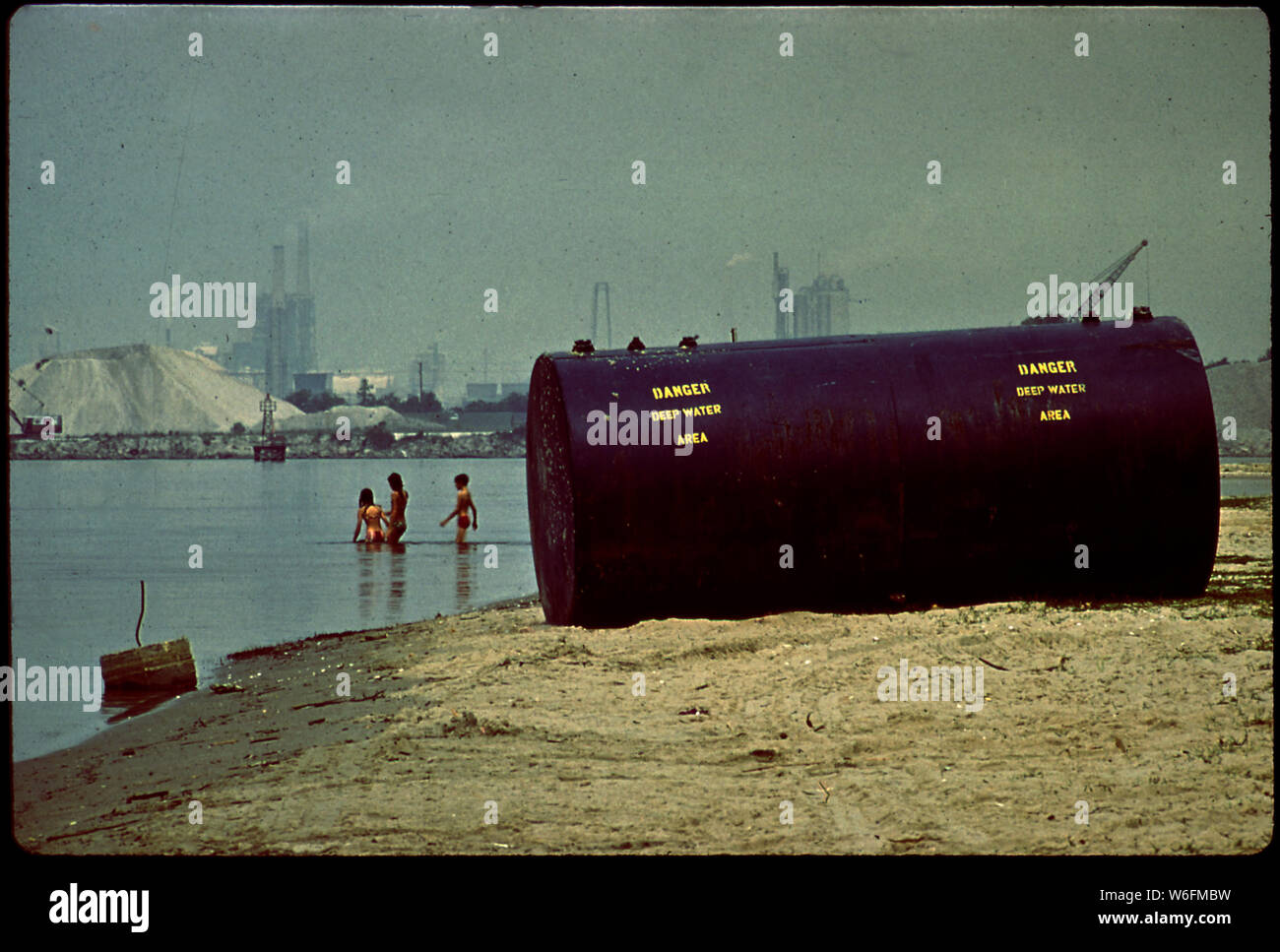 CHEMICAL PLANTS ON SHORE ARE CONSIDERED PRIME SOURCE OF POLLUTION Stock ...