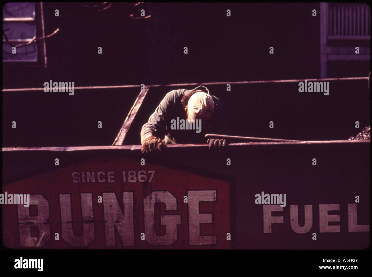 Coal delivery hi-res stock photography and images - Alamy