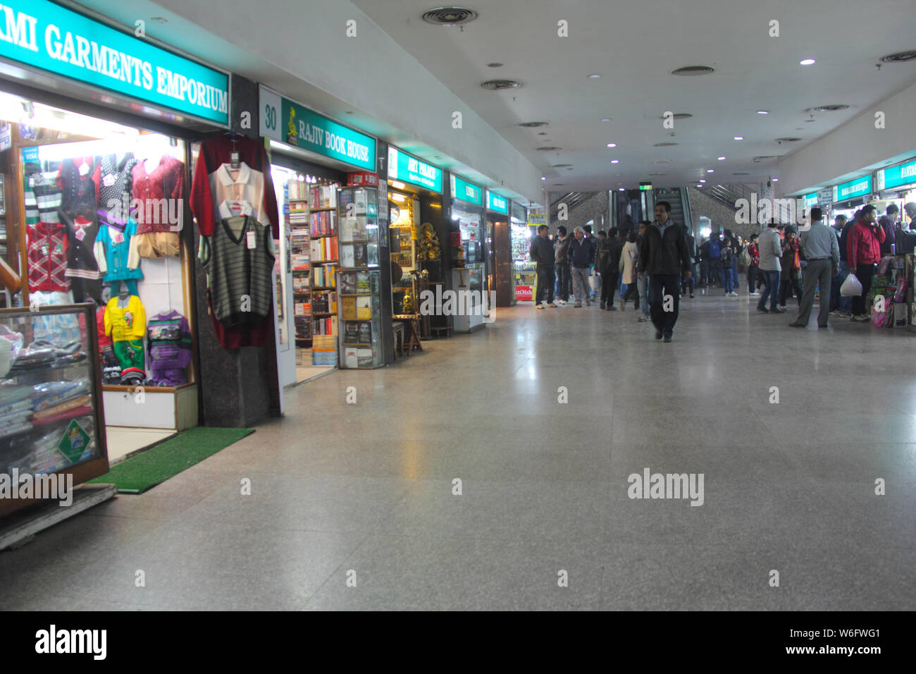 Store retail place floor hi-res stock photography and images - Alamy