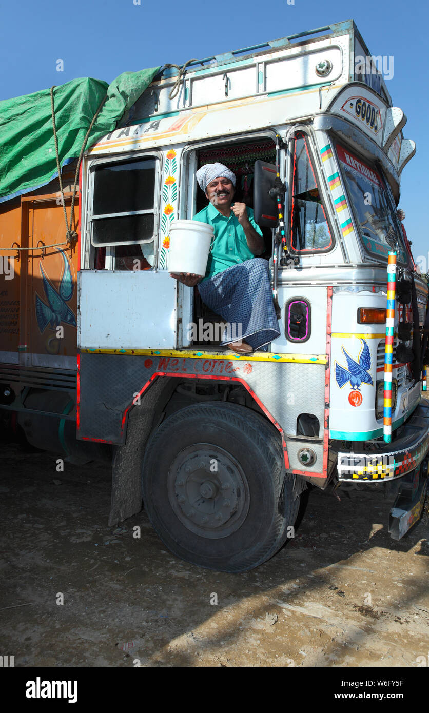 Oil winning hi-res stock photography and images - Alamy