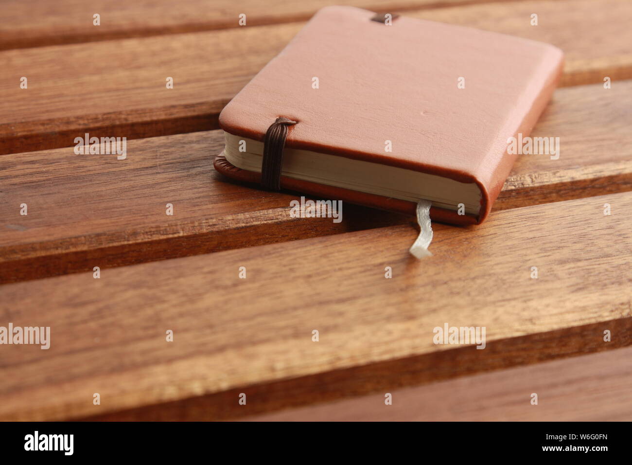 brown leather notebook closed Stock Photo - Alamy
