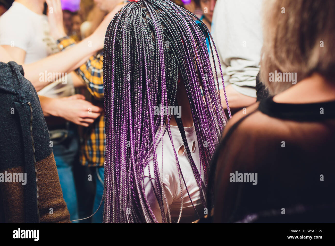 Texture of thin brown pigtails, afro style Stock Photo - Alamy