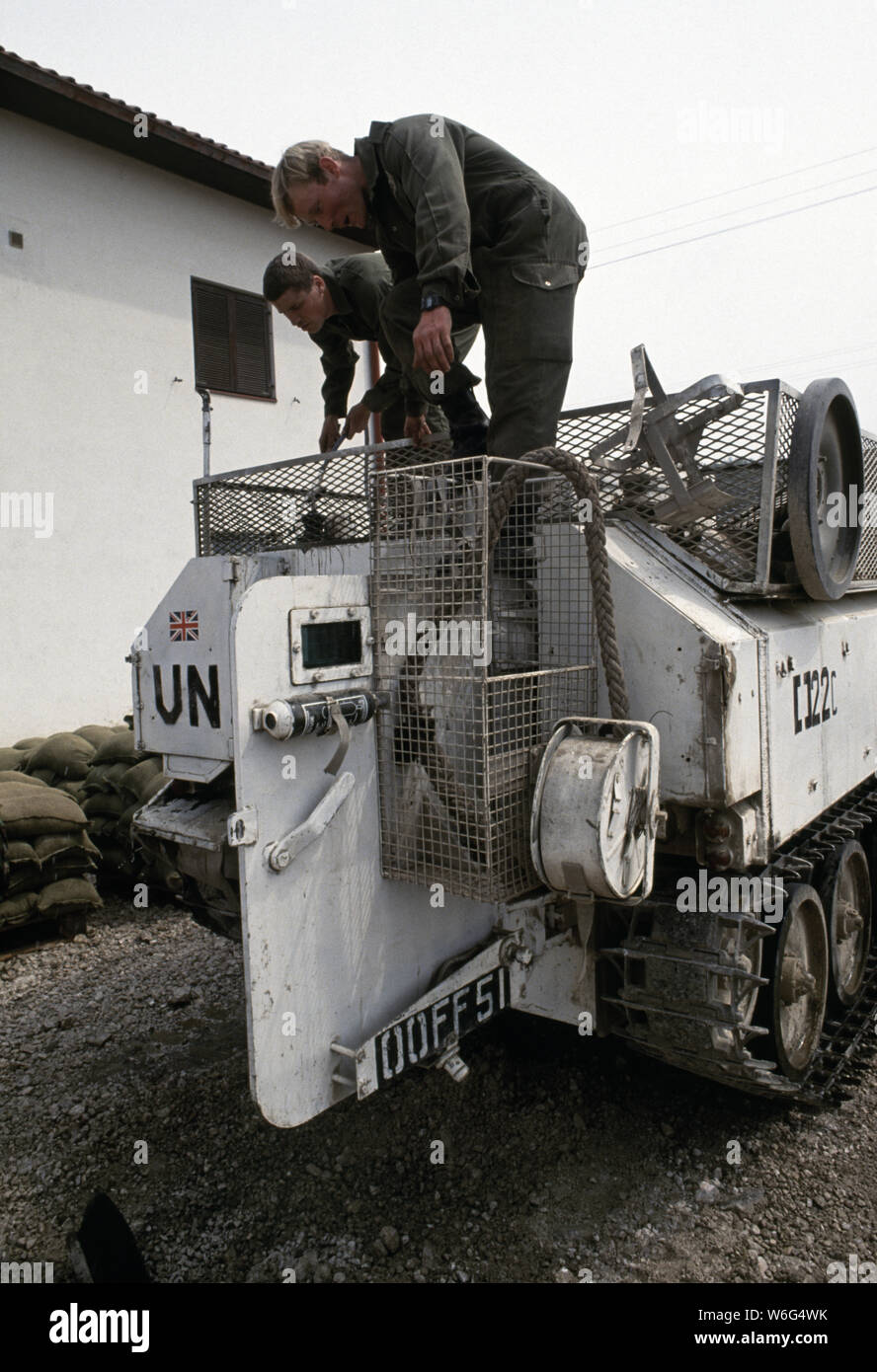 Alvis spartan armored personnel carrier hi-res stock photography and ...