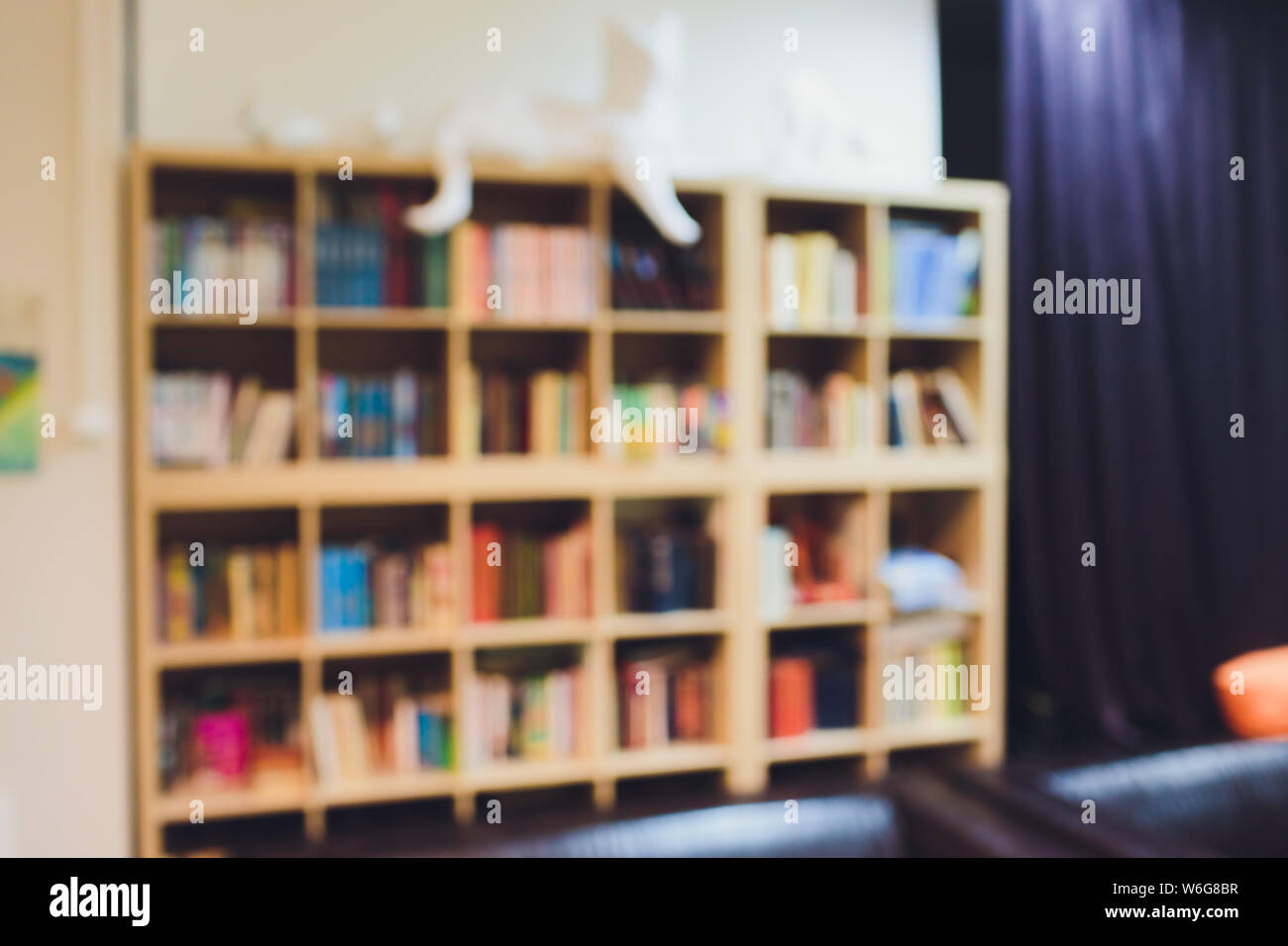 Blurred background, Blur bookshelves at book store background ...
