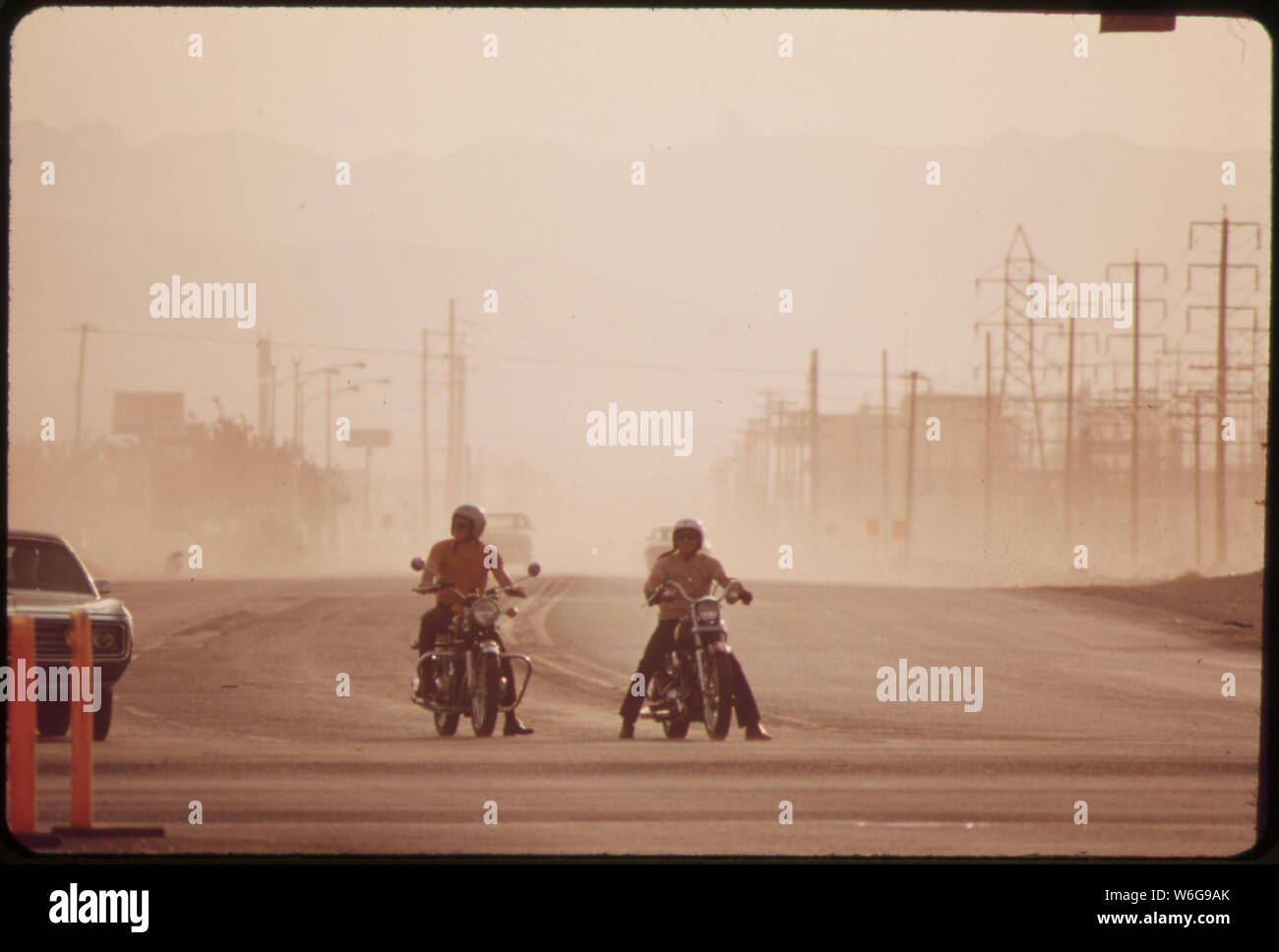 DRY HEAT AND HIGH WINDS EQUAL EYE-STINGING, NOSE ITCHING DUST STORM ...