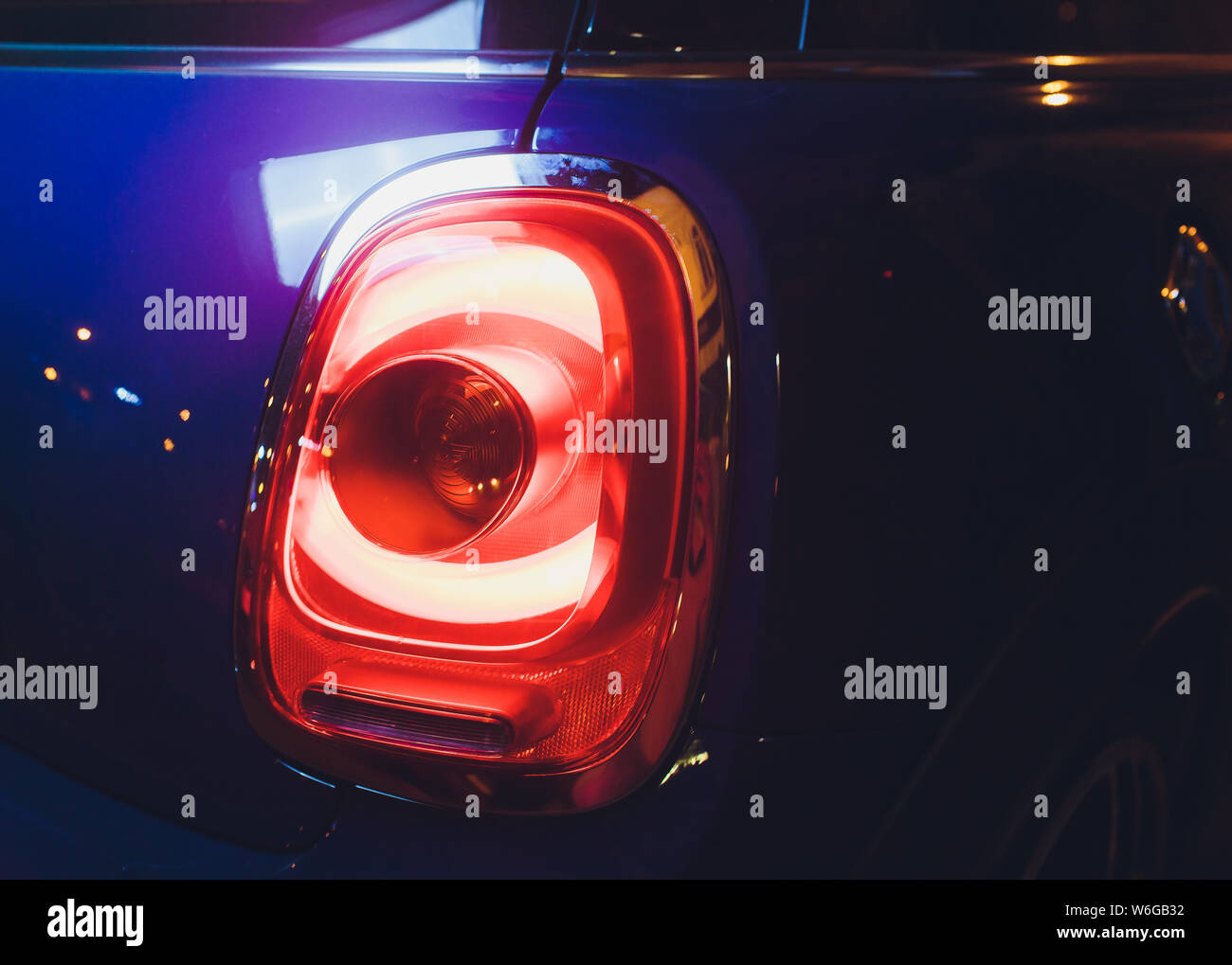 Close up projector Taillight of the modern and elegant car, automotive ...