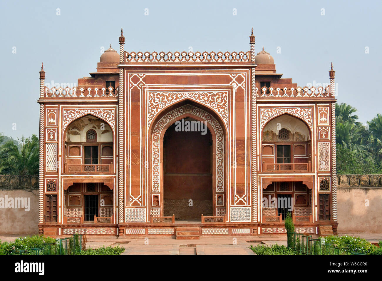 Entrance gate, Tomb of I'timād-ud-Daulah, I'timād-ud-Daulah Maqbara ...
