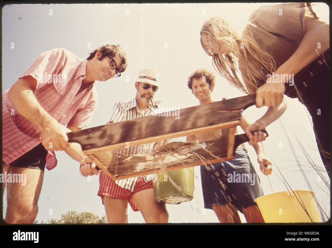 Sifting bottom mud hi-res stock photography and images - Alamy