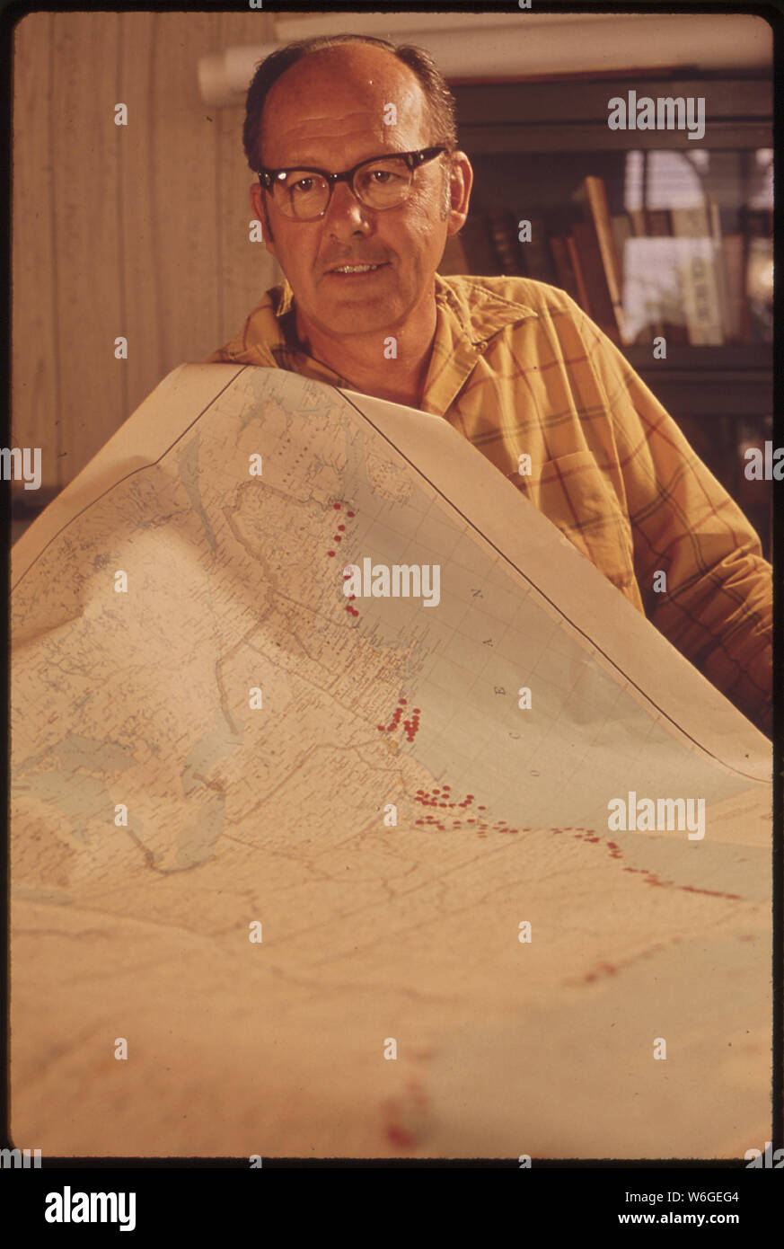 EPA GULF BREEZE LABORATORY: DR. PHILLIP BUTLER, RESEARCH BIOLOGIST ...