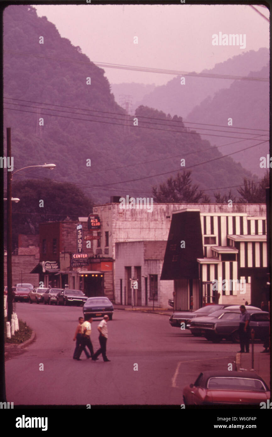 EVENING ON MAIN STREET IN SMITHERS Stock Photo - Alamy