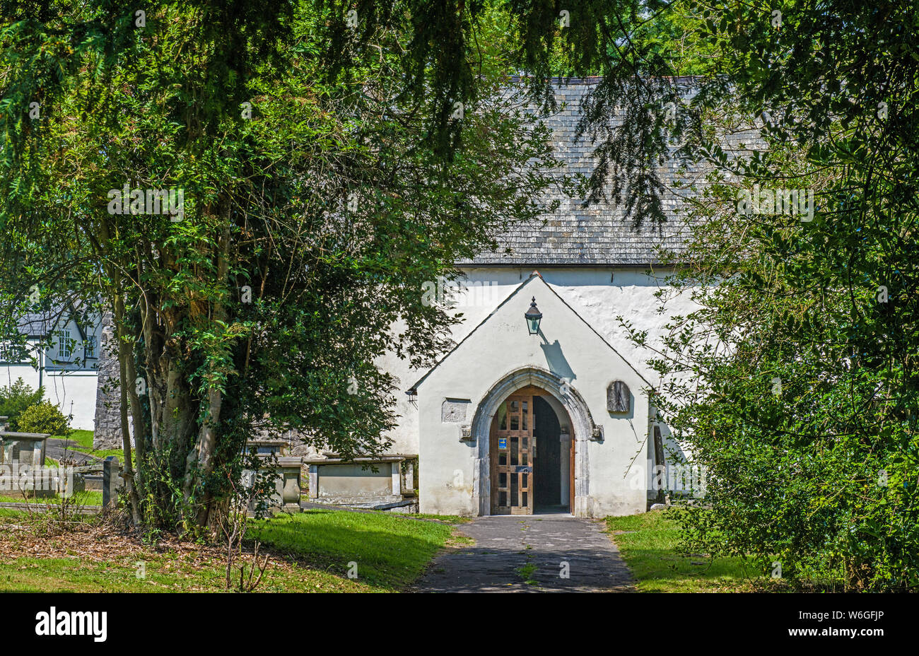 St cadoc's llancarfan hi-res stock photography and images - Alamy