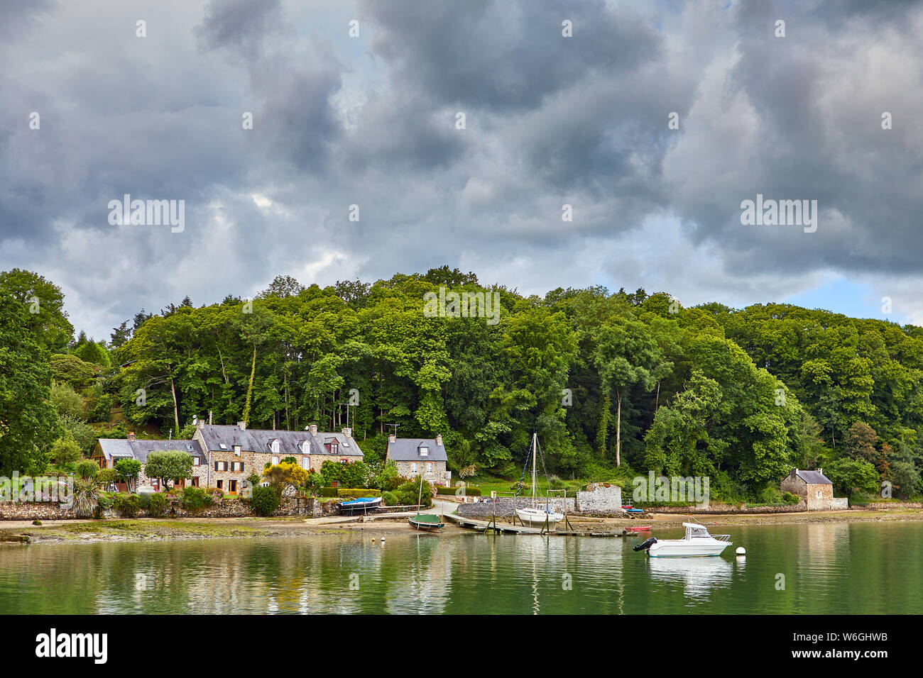 Estuary rance hi-res stock photography and images - Alamy