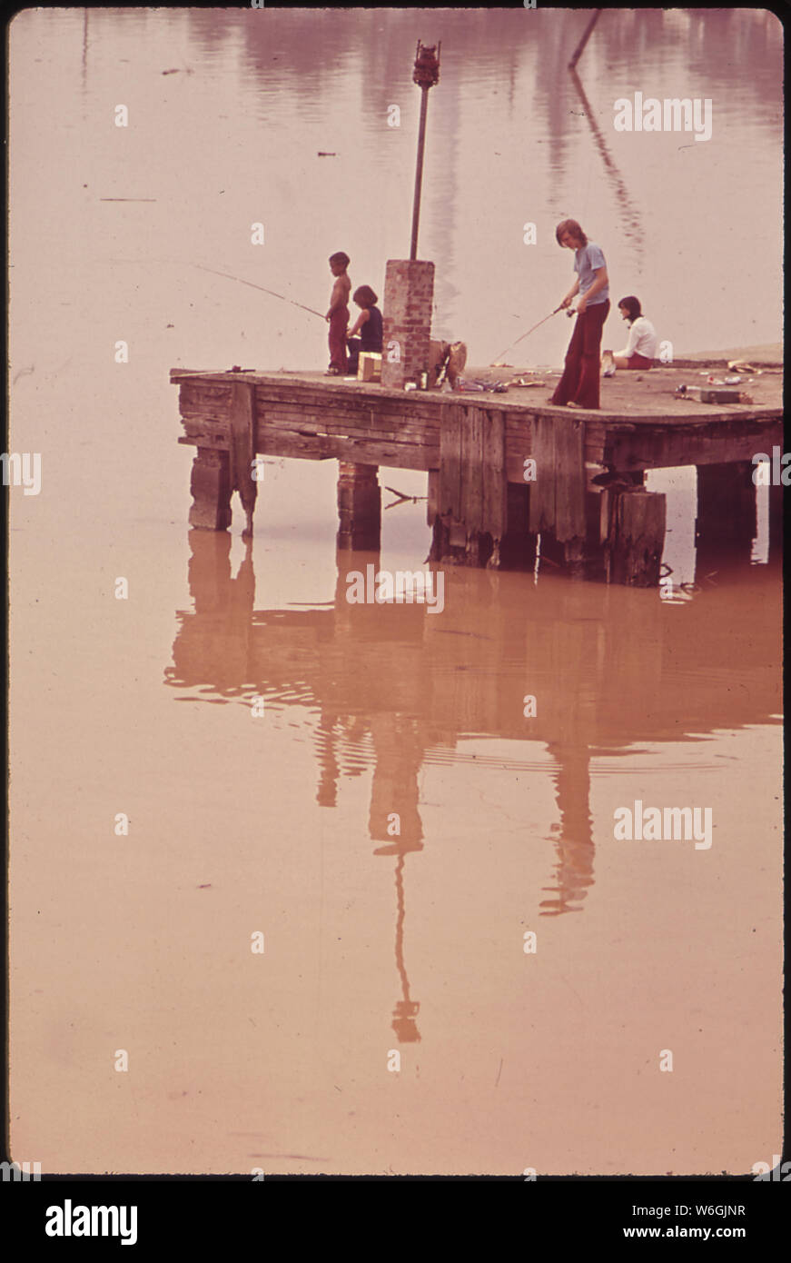 Back river sewage treatment plant hi-res stock photography and images ...