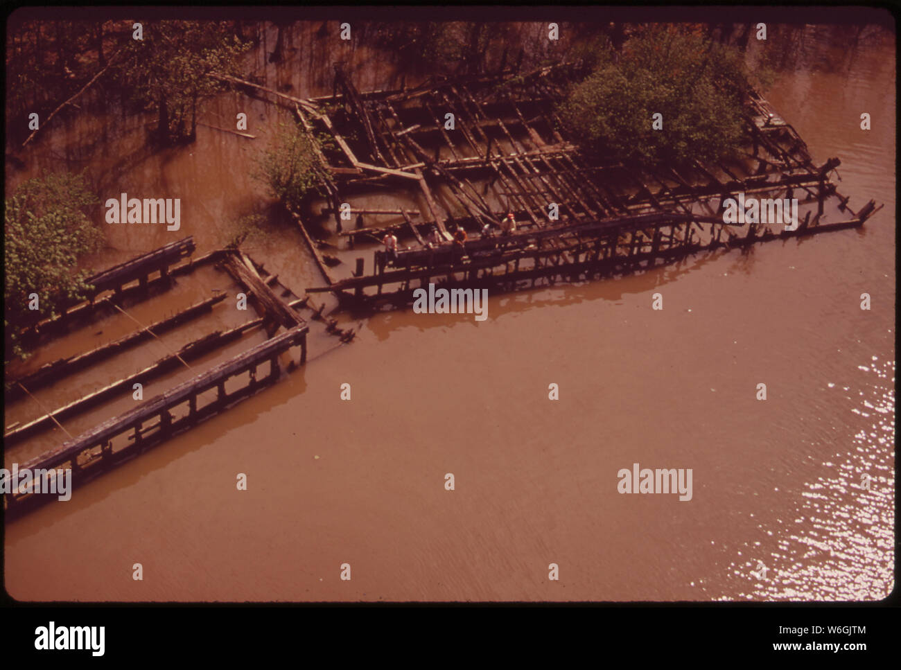 FISHING THE MUDDIED POTOMAC NEAR MT. VERNON Stock Photo - Alamy