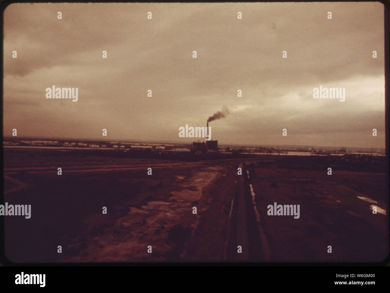 FRESH KILLS LANDFILL AREA ON STATEN ISLAND. SOLID WASTE COVERS ALL ...