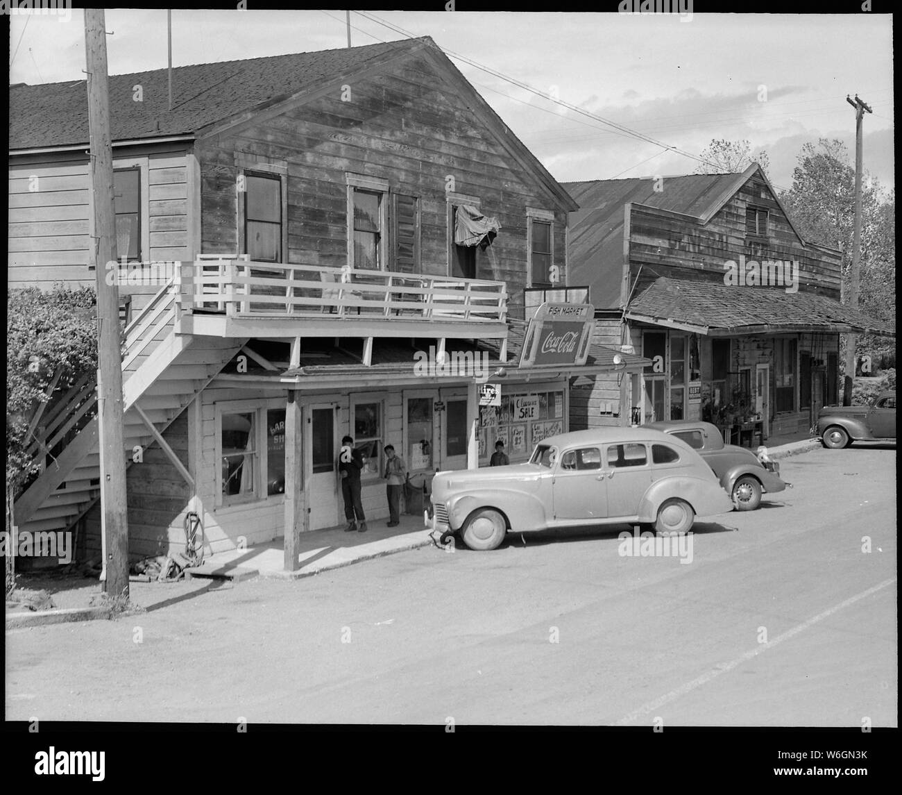 Evacuation camps Black and White Stock Photos & Images - Alamy