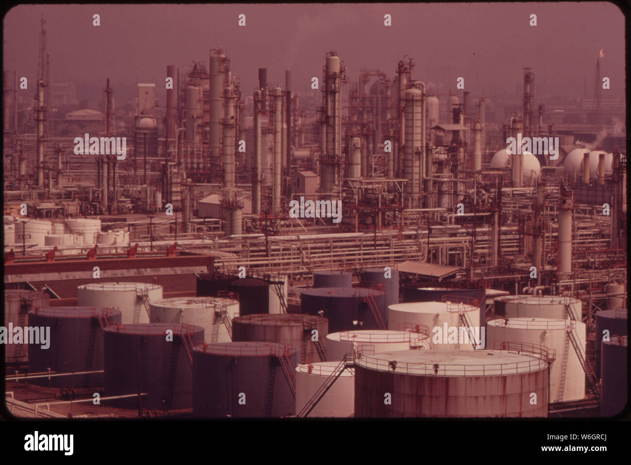 GULF AND ARCO REFINERIES Stock Photo - Alamy