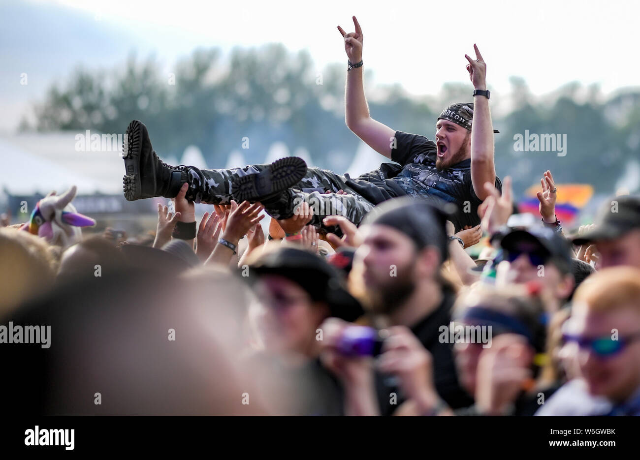 Wacken, Germany. 01st Aug, 2019. A visitor of the WOA - Wacken Open Air ...