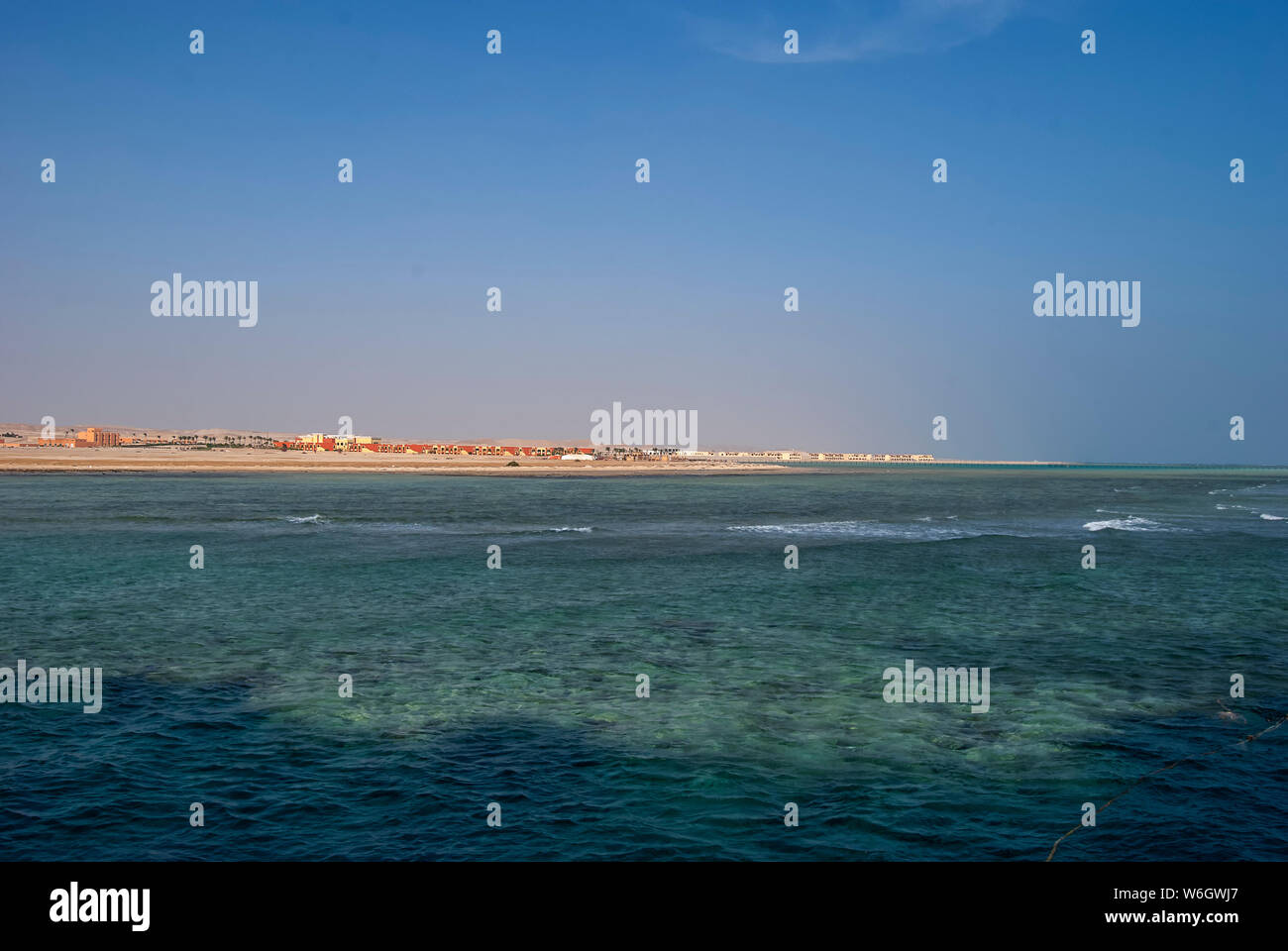 Coastline desert hurghada hi-res stock photography and images - Alamy