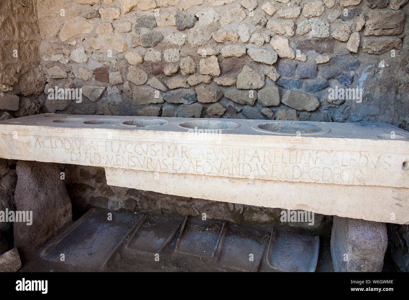 Ancient roman stone table hi-res stock photography and images - Alamy