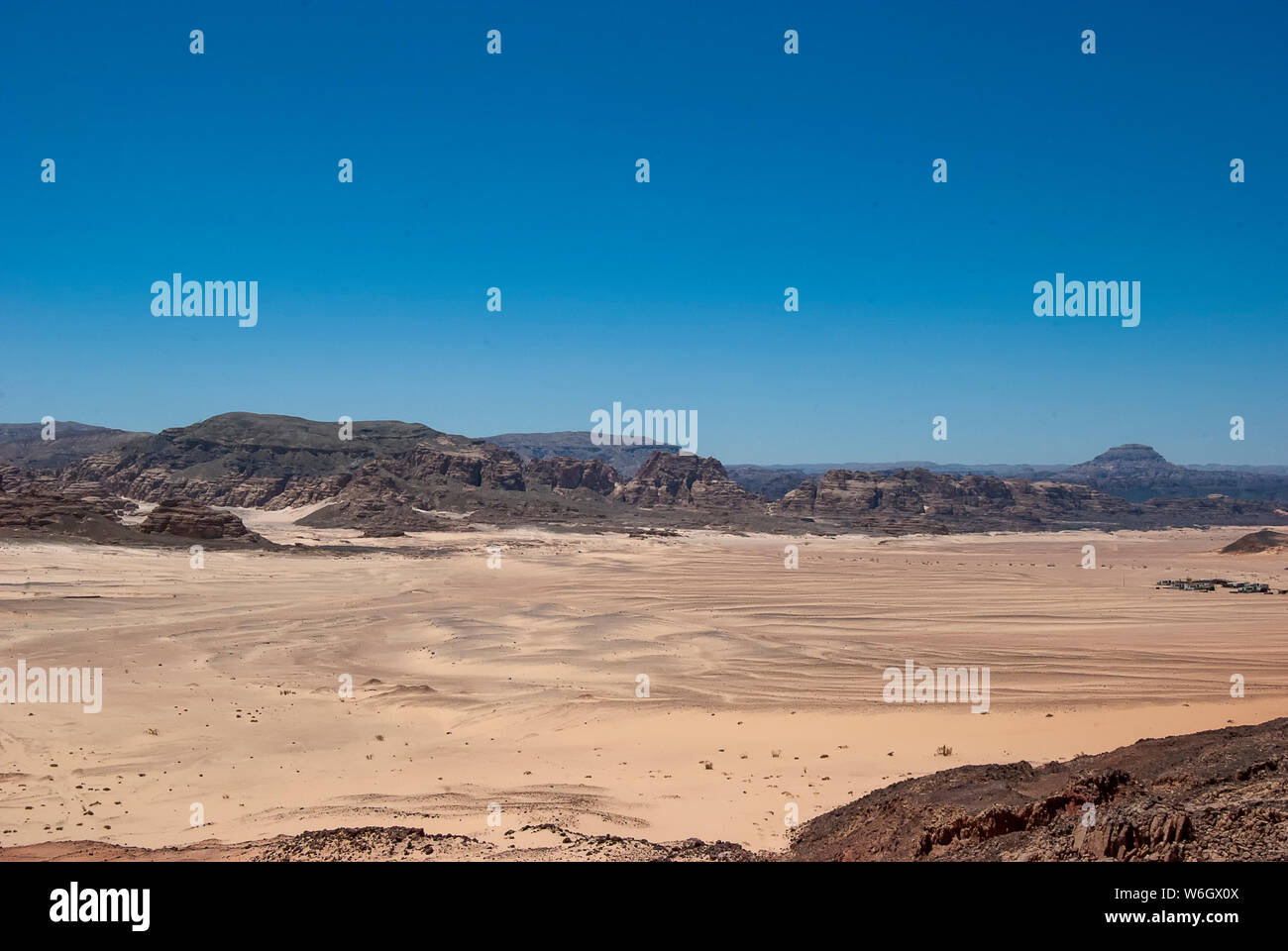 The arid landscape of the Sinai desert in Egypt Stock Photo - Alamy