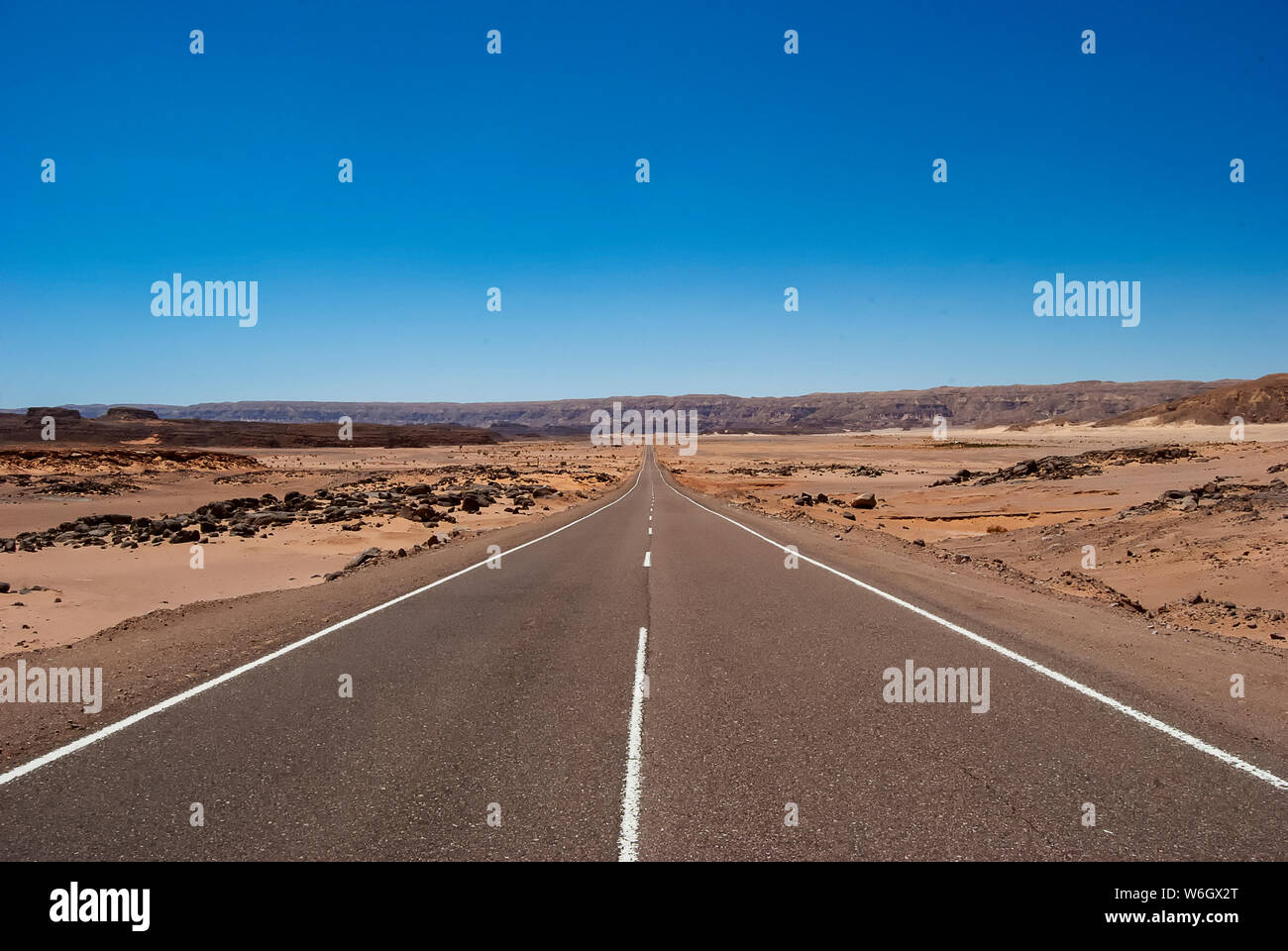 The arid landscape of the Sinai desert in Egypt Stock Photo - Alamy