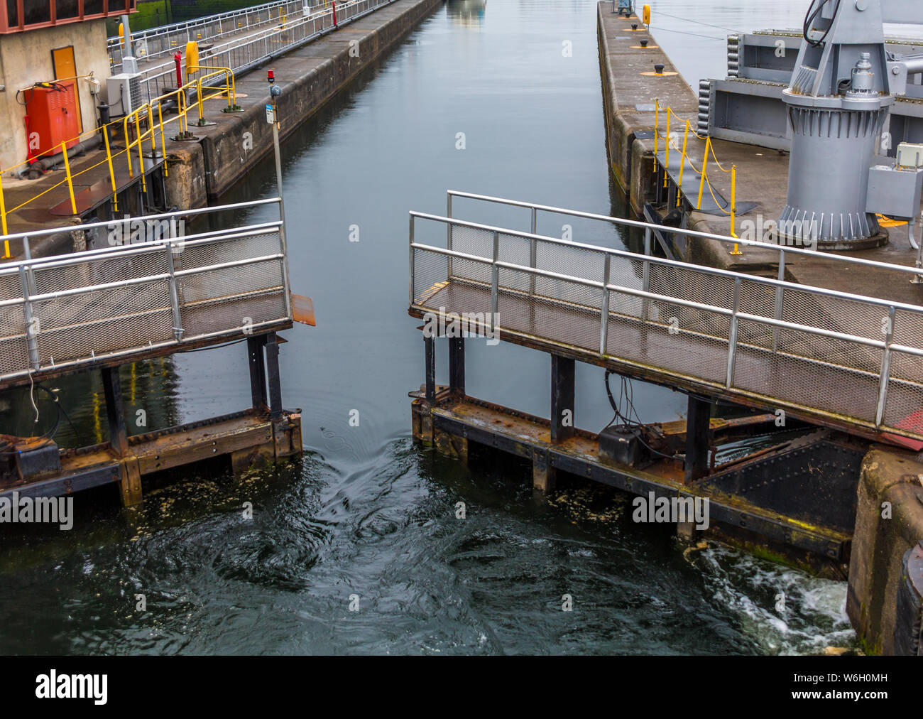 Engineers gate hi-res stock photography and images - Alamy