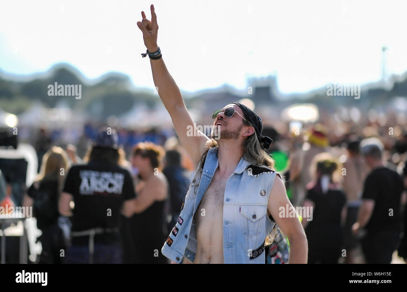 Wacken, Germany. 01st Aug, 2019. A visitor of the WOA - Wacken Open Air ...