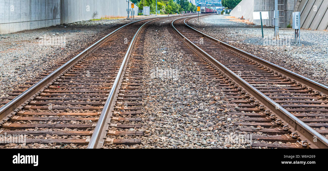 Twin rail tracks hi-res stock photography and images - Alamy