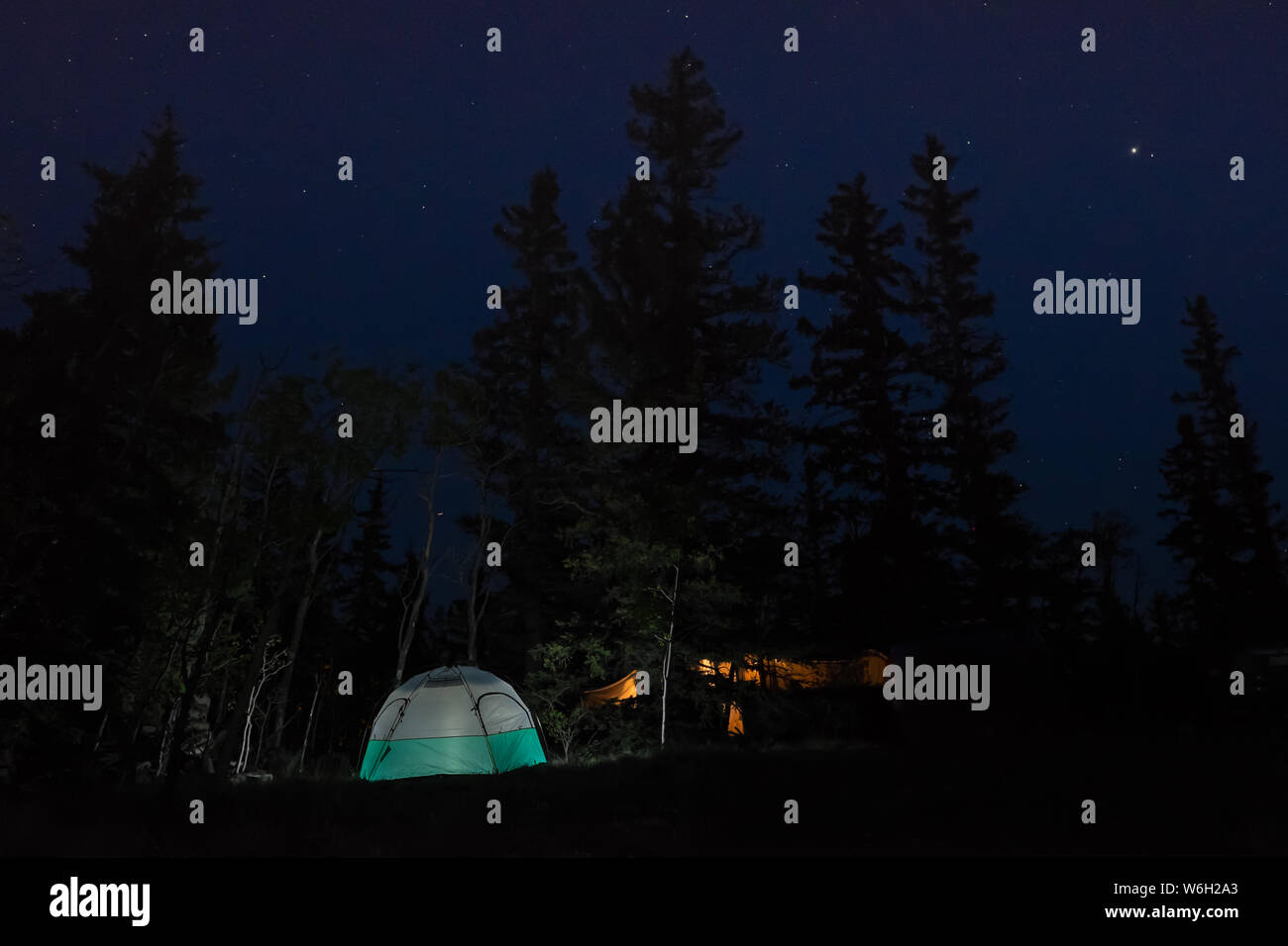 camp at night Stock Photo - Alamy