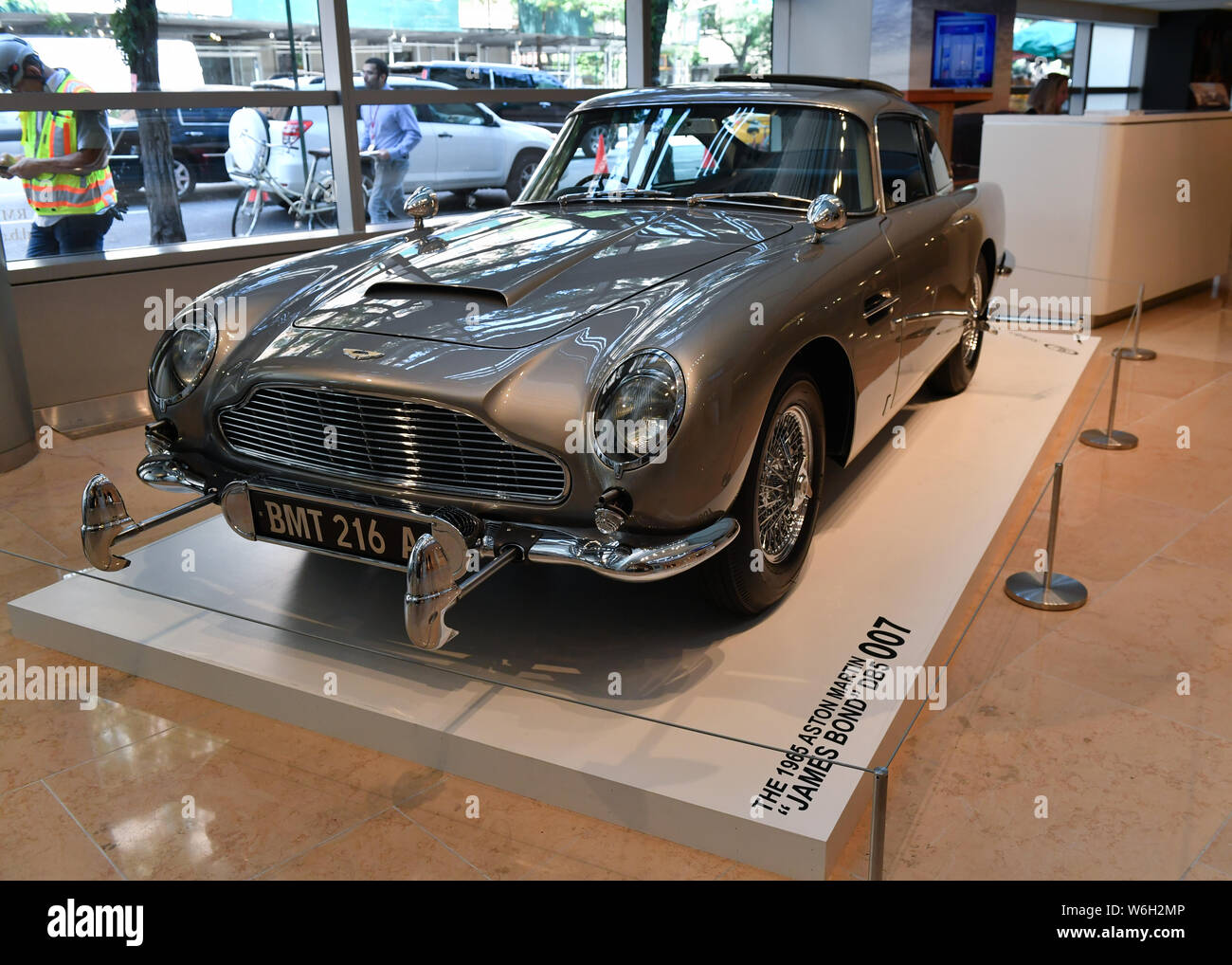 James Bond's 1965 Aston Martin DB5 used in promoting James Bond movie ...