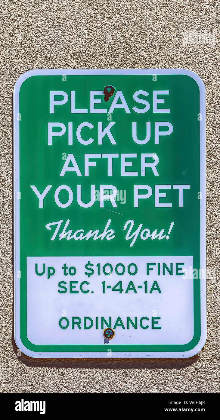 Pick up after your dog sign hi-res stock photography and images - Alamy