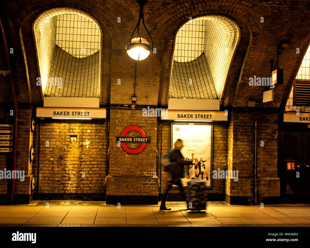 Baker street station hi-res stock photography and images - Alamy