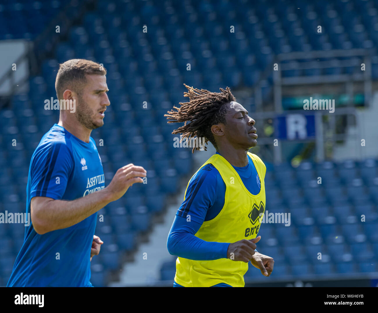 Qpr fc hi-res stock photography and images - Alamy