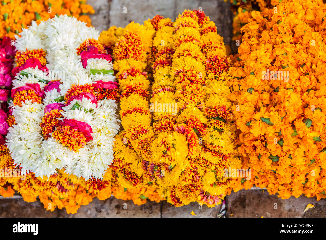 Garlands of flowers hi-res stock photography and images - Alamy