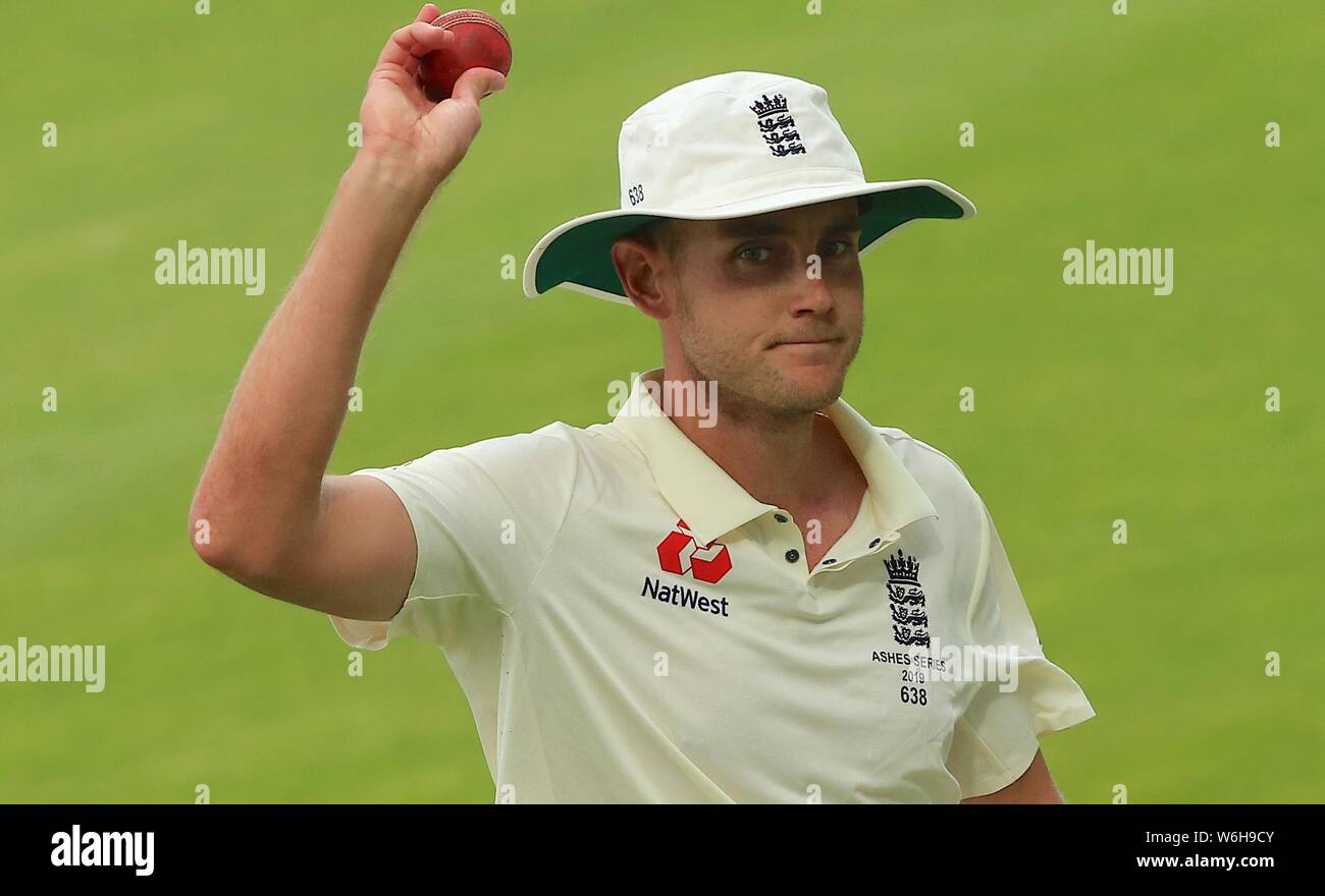 Stuart broad hi-res stock photography and images - Alamy